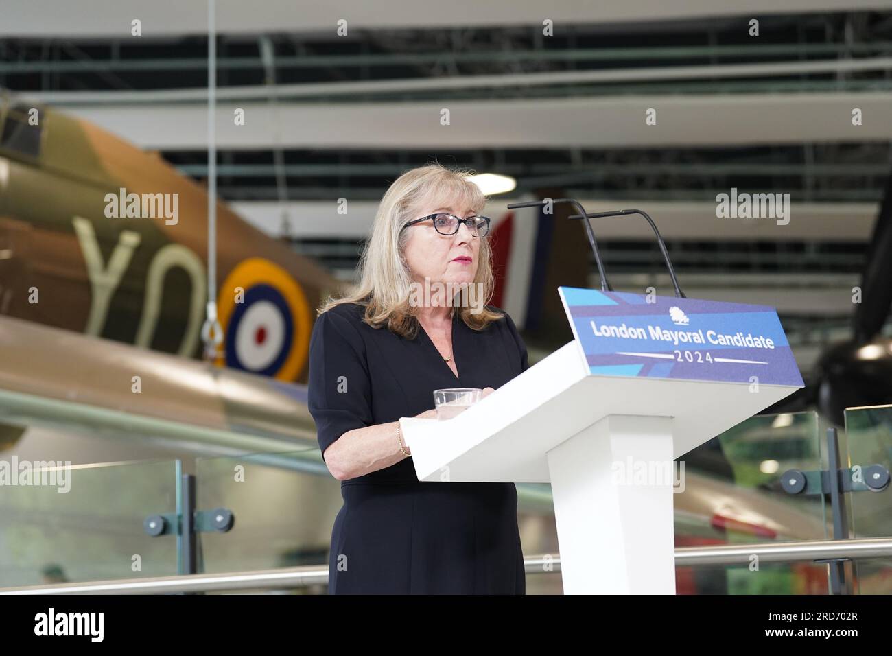 Stadträtin Susan Hall spricht vor den Medien bei der Battle of Britain ...