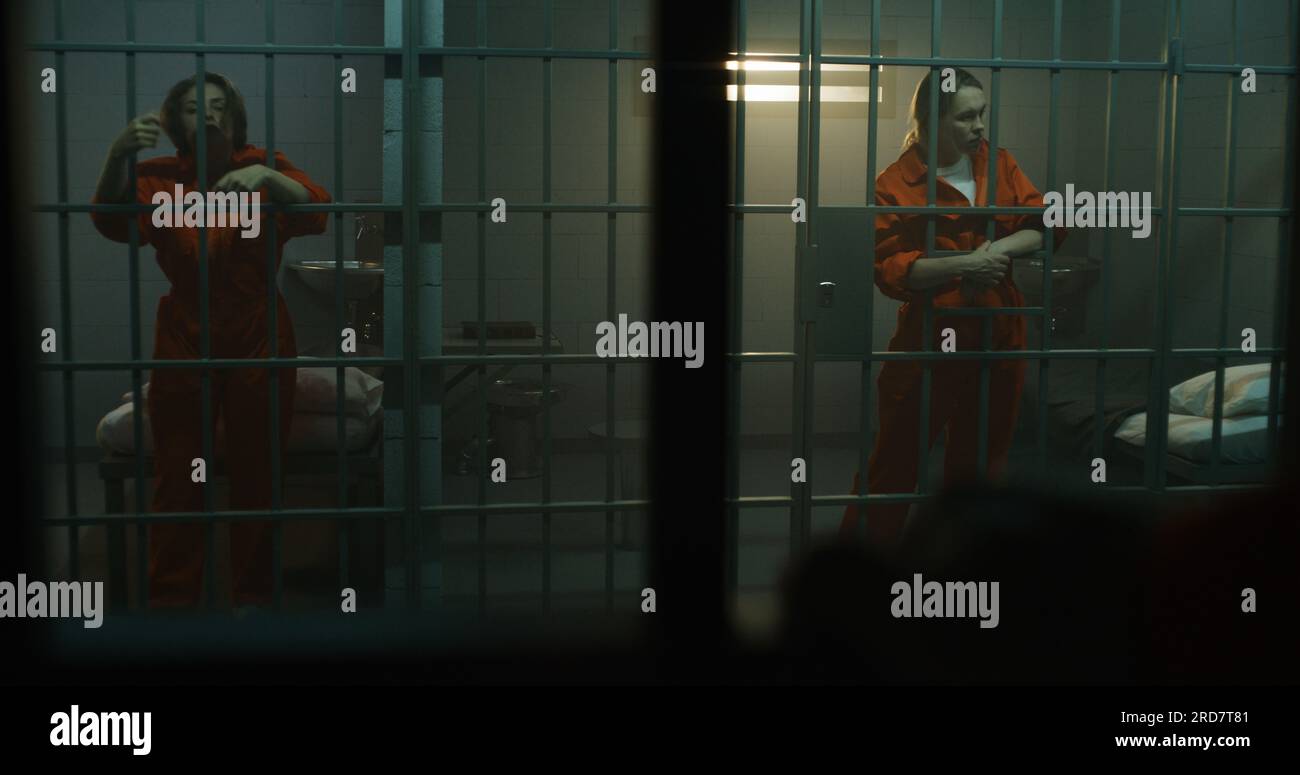 Weibliche gefangene -Fotos und -Bildmaterial in hoher Auflösung – Alamy