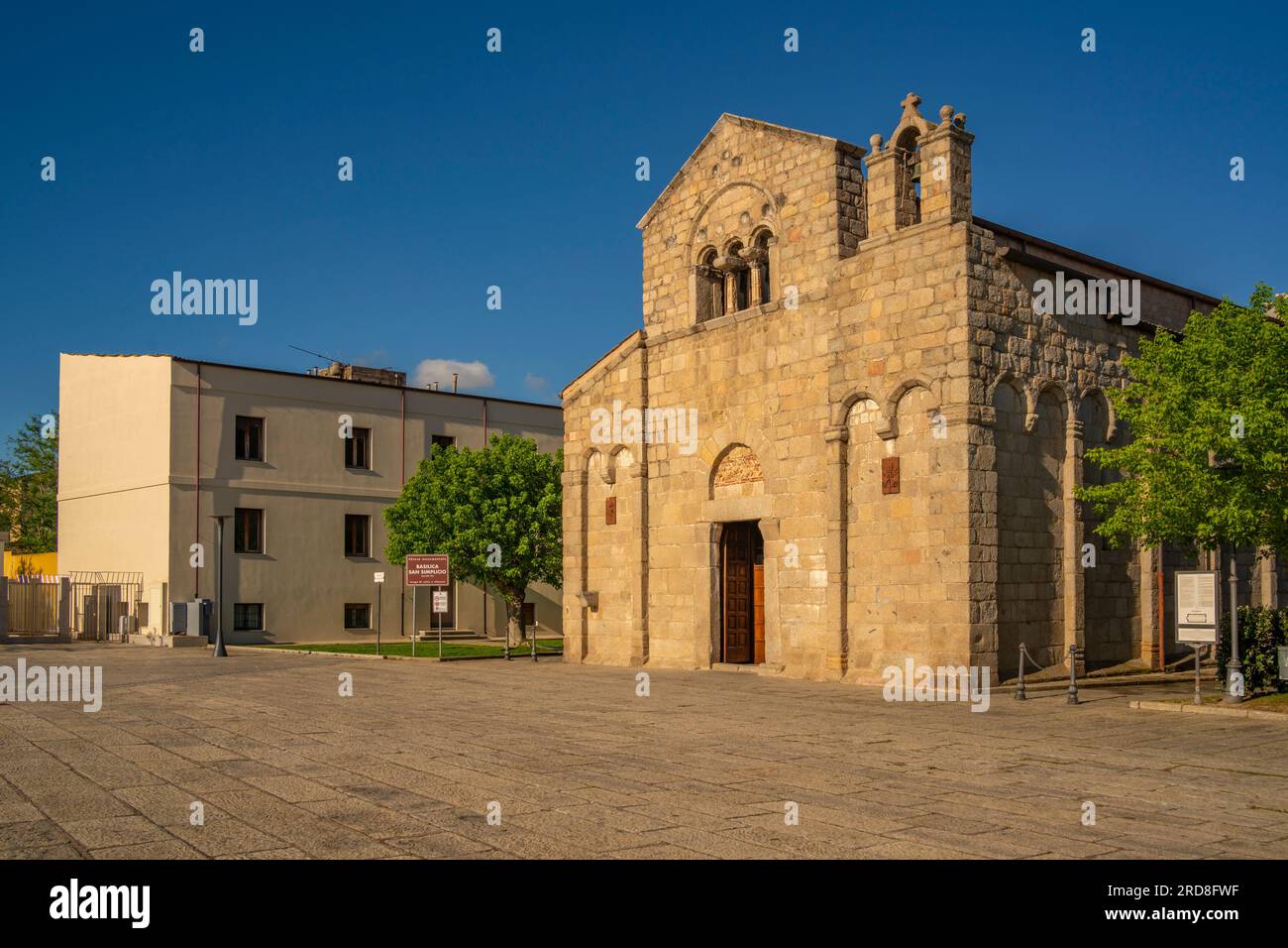 Basilica di san simplicio -Fotos und -Bildmaterial in hoher Auflösung ...