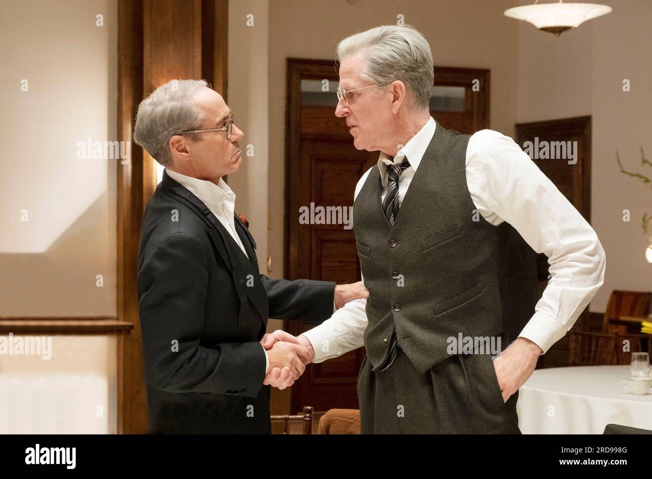 OPPENHEIMER, von links: Robert Downey Jr. AS Lewis Strauss, Matthew ...