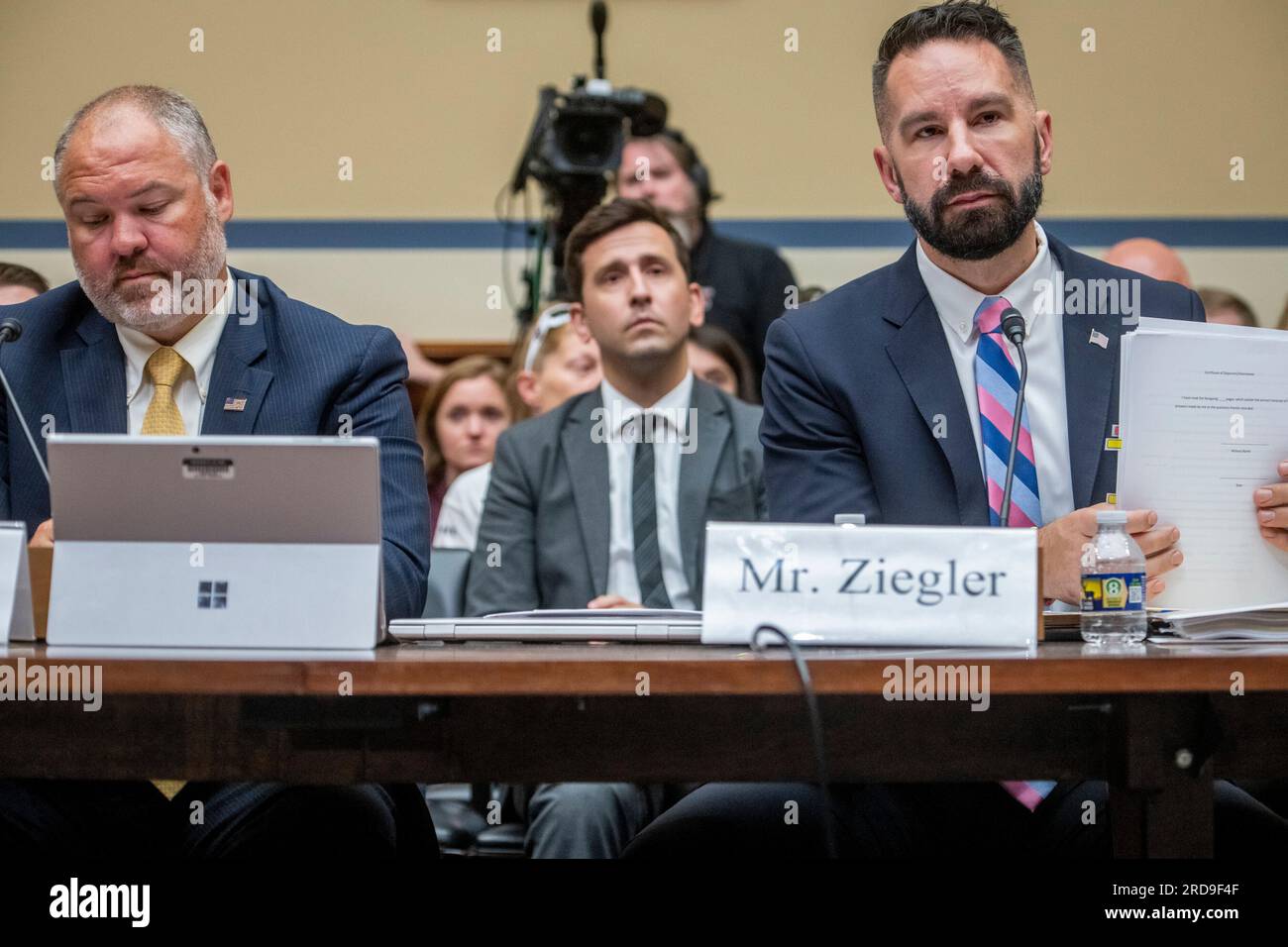 Internal Revenue Service Supervisory Special Agent Gary Shapley, Left ...