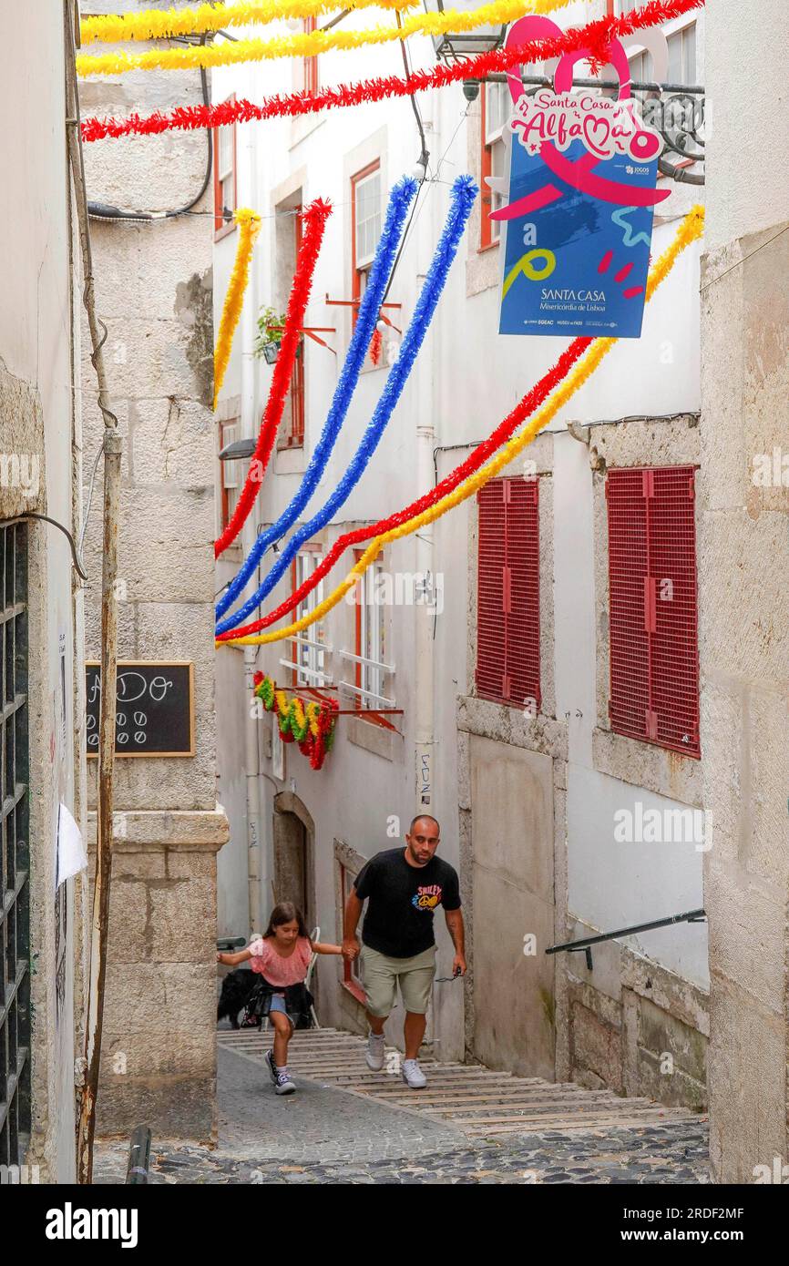 Portugal, Lissabon: Das lebendige Alfama ist das älteste Viertel von ...