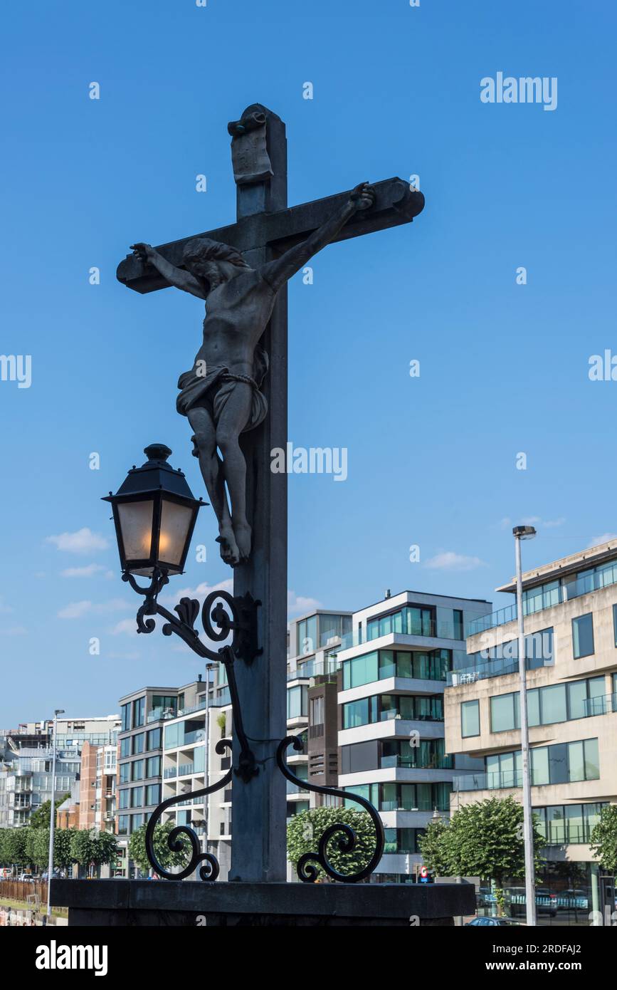 Altmodisches katholisches kruzifix -Fotos und -Bildmaterial in hoher Auflösung – Alamy