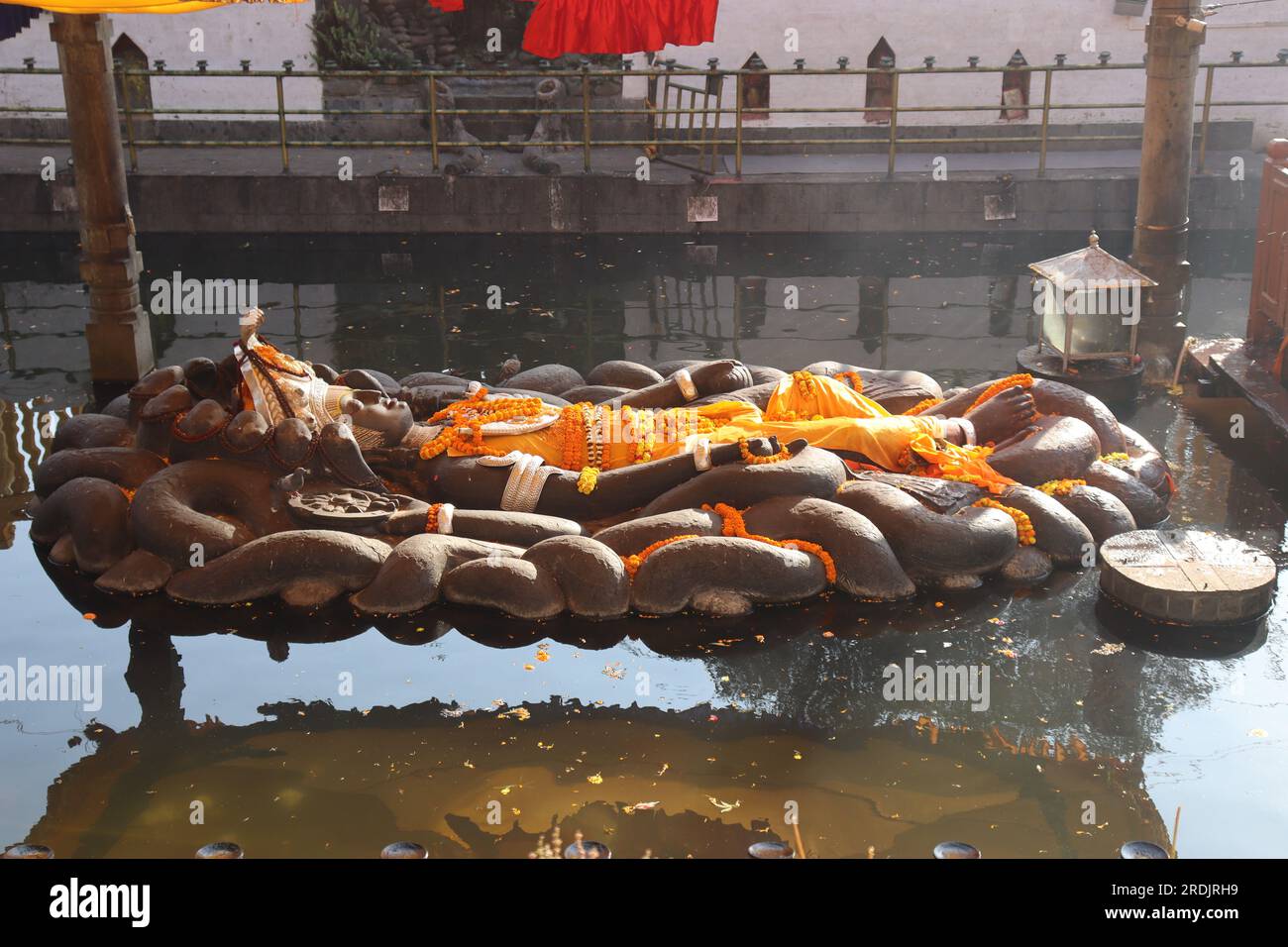 Schlafender lord vishnu -Fotos und -Bildmaterial in hoher Auflösung – Alamy