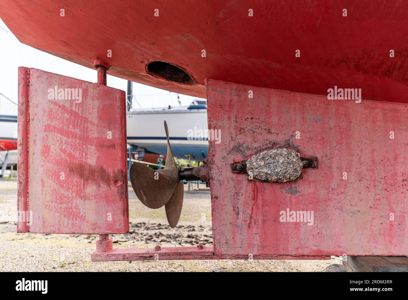 Boat propeller underwater -Fotos und -Bildmaterial in hoher Auflösung ...