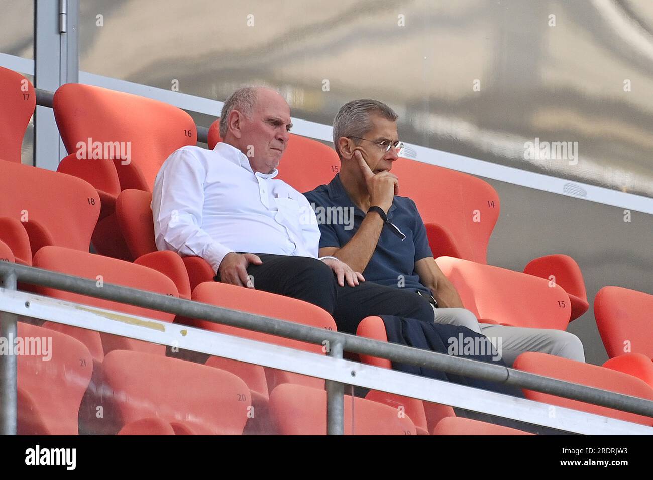 Von links: Uli HOENESS (H?ness, Ehrenpräsident FC Bayern München), Dr ...