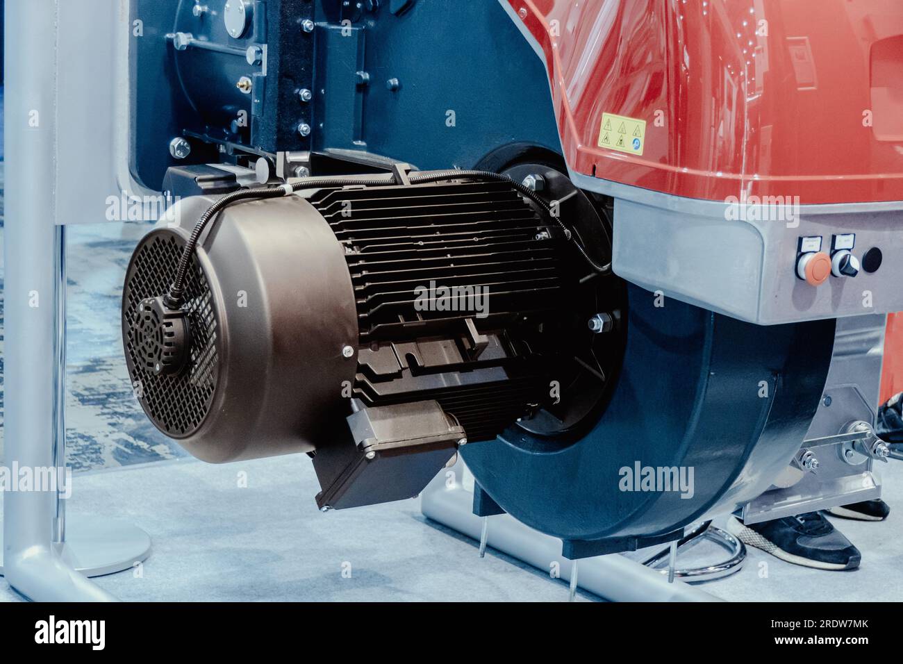 Einfache installation des motors -Fotos und -Bildmaterial in hoher ...