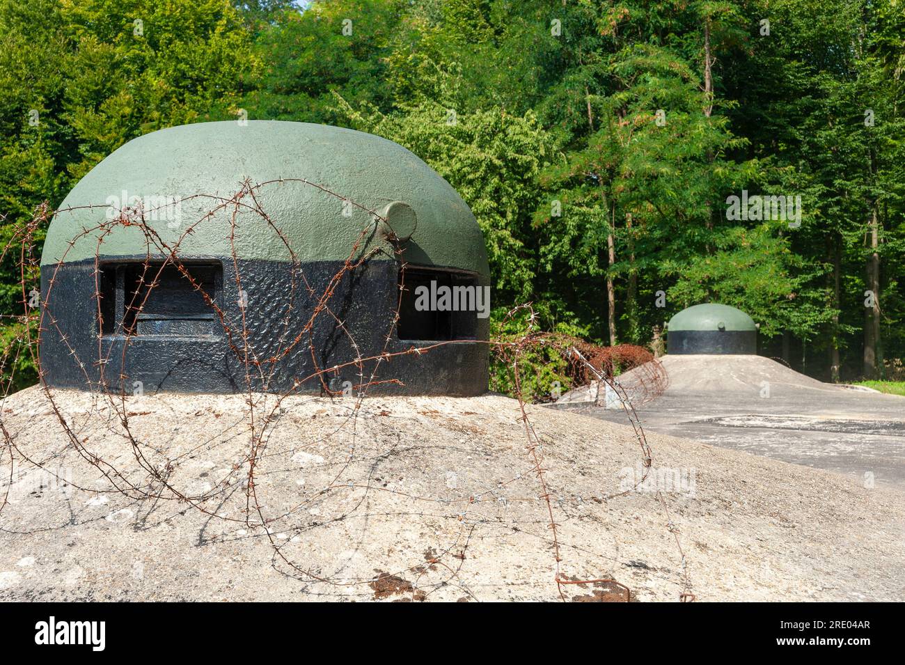 Bunker der ehemaligen Maginot Line, hier Maschinengewehrtürme am ...