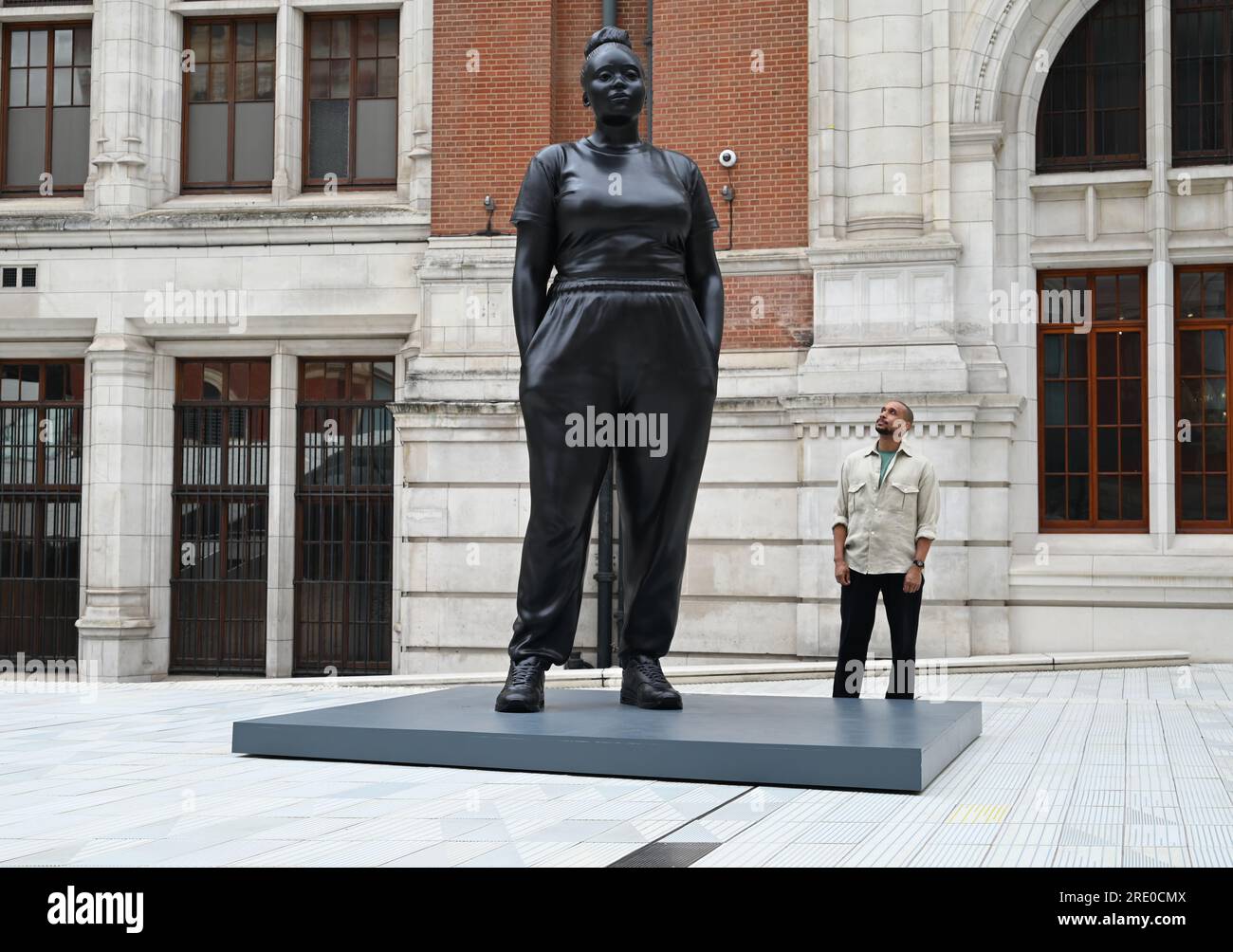 Thomas J Price, einer der führenden Bildhauer seiner Generation, wird ...