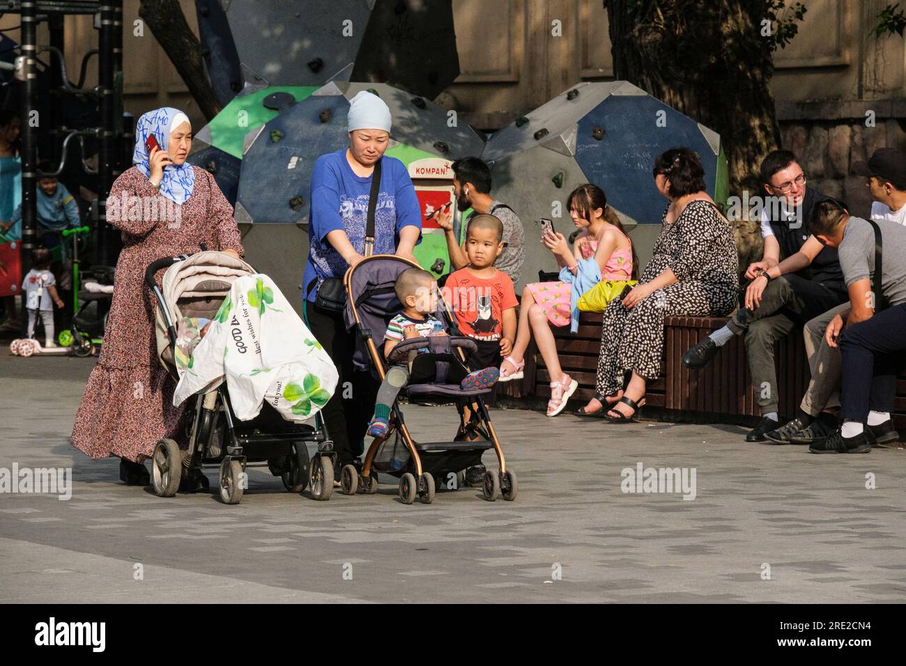 Panfilov promenade -Fotos und -Bildmaterial in hoher Auflösung – Alamy
