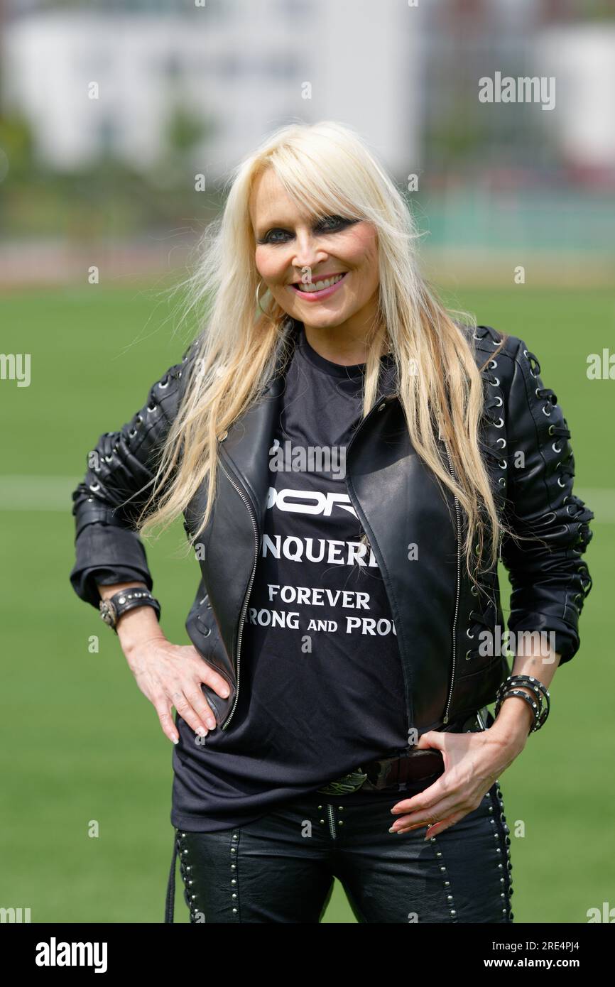 PRODUKTION - 25. Juli 2023, Nordrhein-Westfalen, Düsseldorf: Rocksänger ...