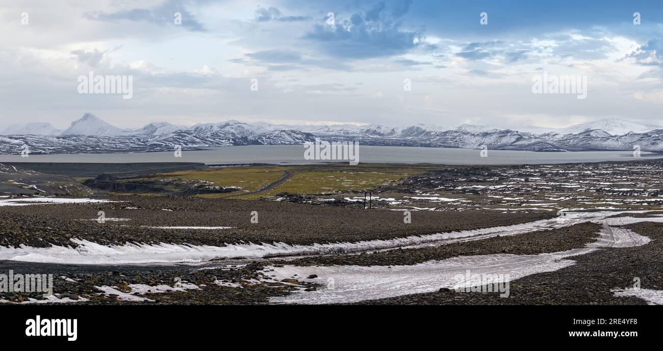 Vulkansee europa -Fotos und -Bildmaterial in hoher Auflösung – Alamy