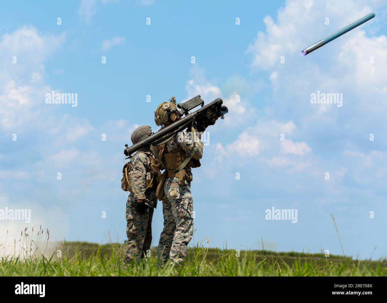 USA Marines mit 2. LAAD-Bataillon, feuern Sie eine FIM-92-Stinger ...