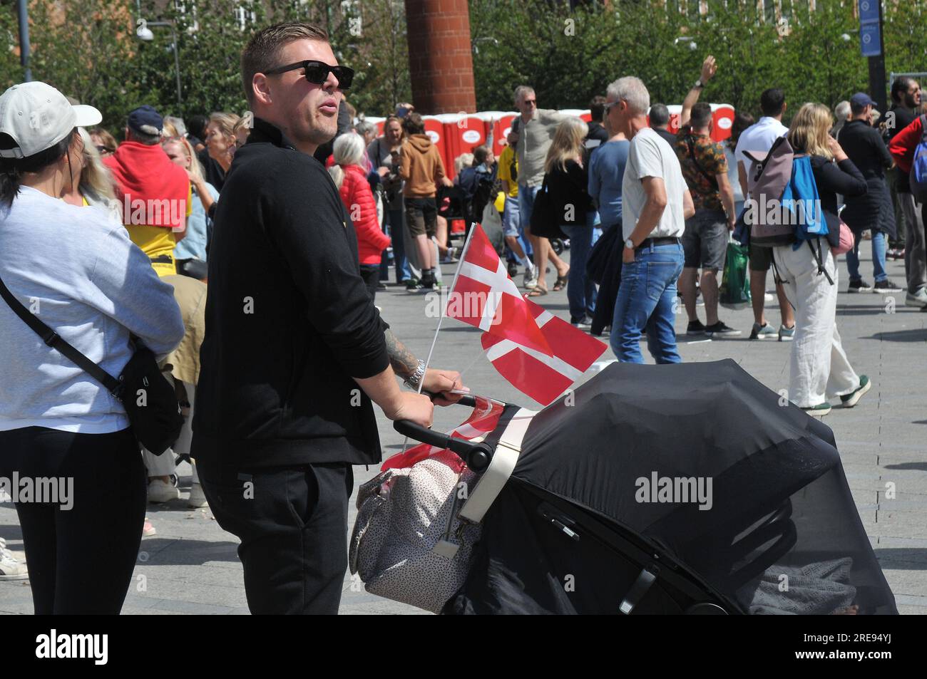 26. Juli 2023/Dänen treffen sich auf dem Rathausplatz von Kopenhagen ...