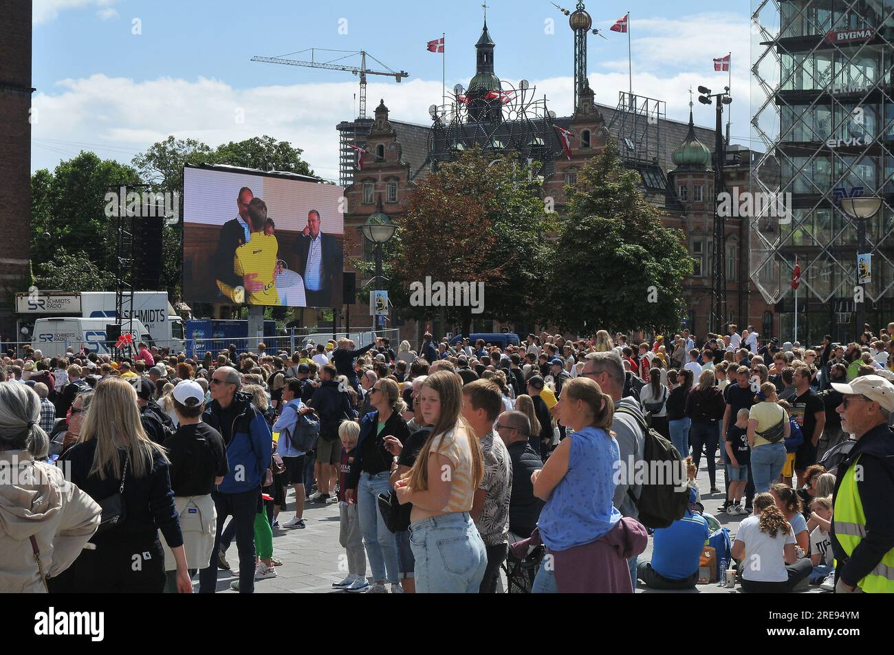 26. Juli 2023/Dänen treffen sich auf dem Rathausplatz von Kopenhagen ...