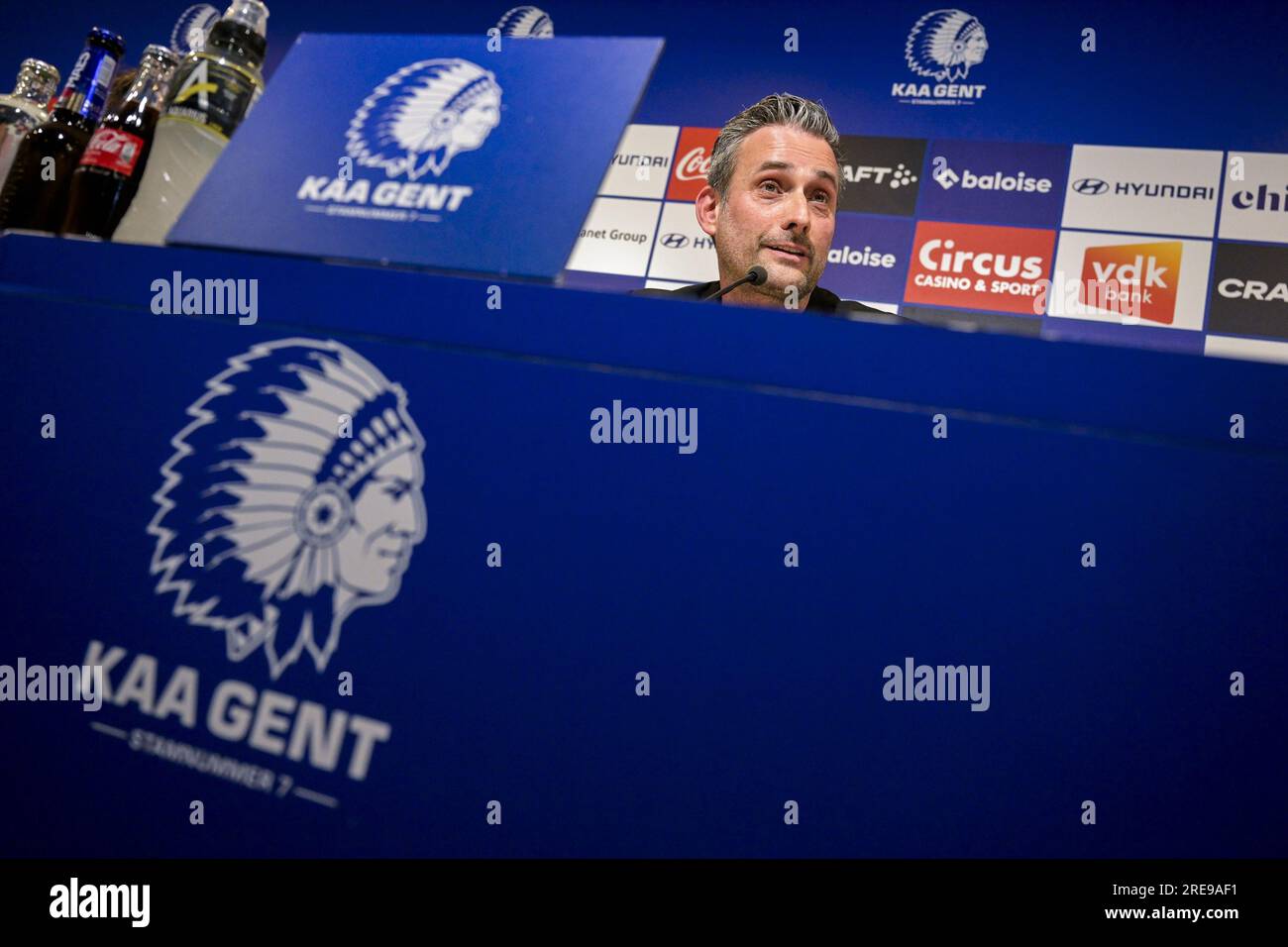 Gents neuer Besitzer Sam Baro bildete auf einer Pressekonferenz der ...