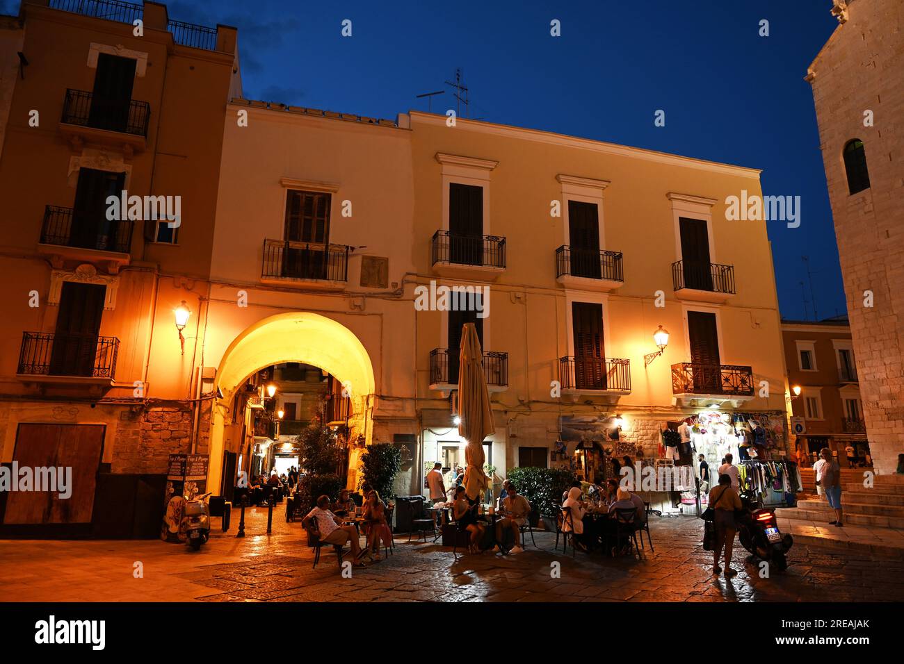 Bari nightlife -Fotos und -Bildmaterial in hoher Auflösung – Alamy