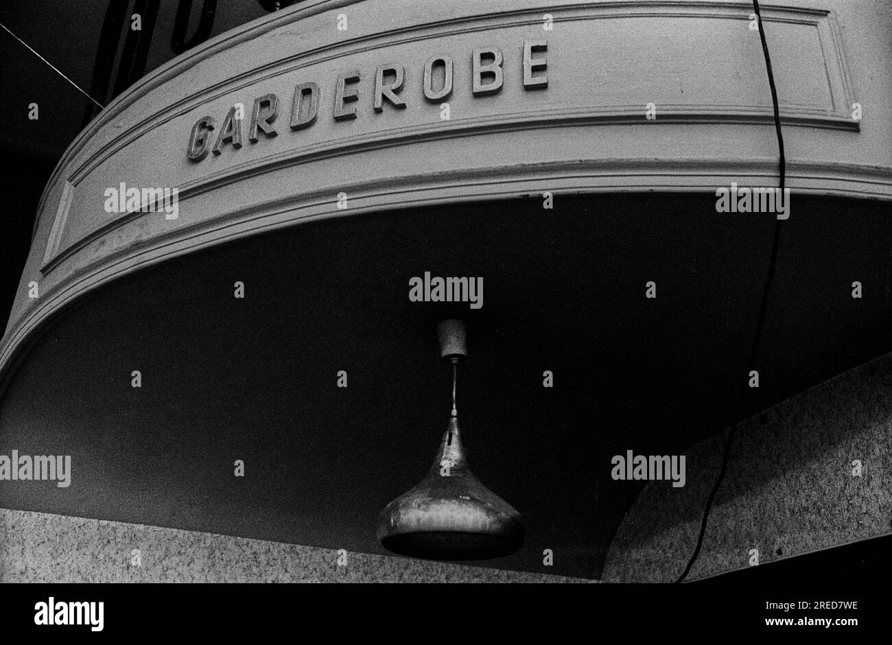 Babylon berlin Schwarzweiß-Stockfotos und -bilder - Alamy