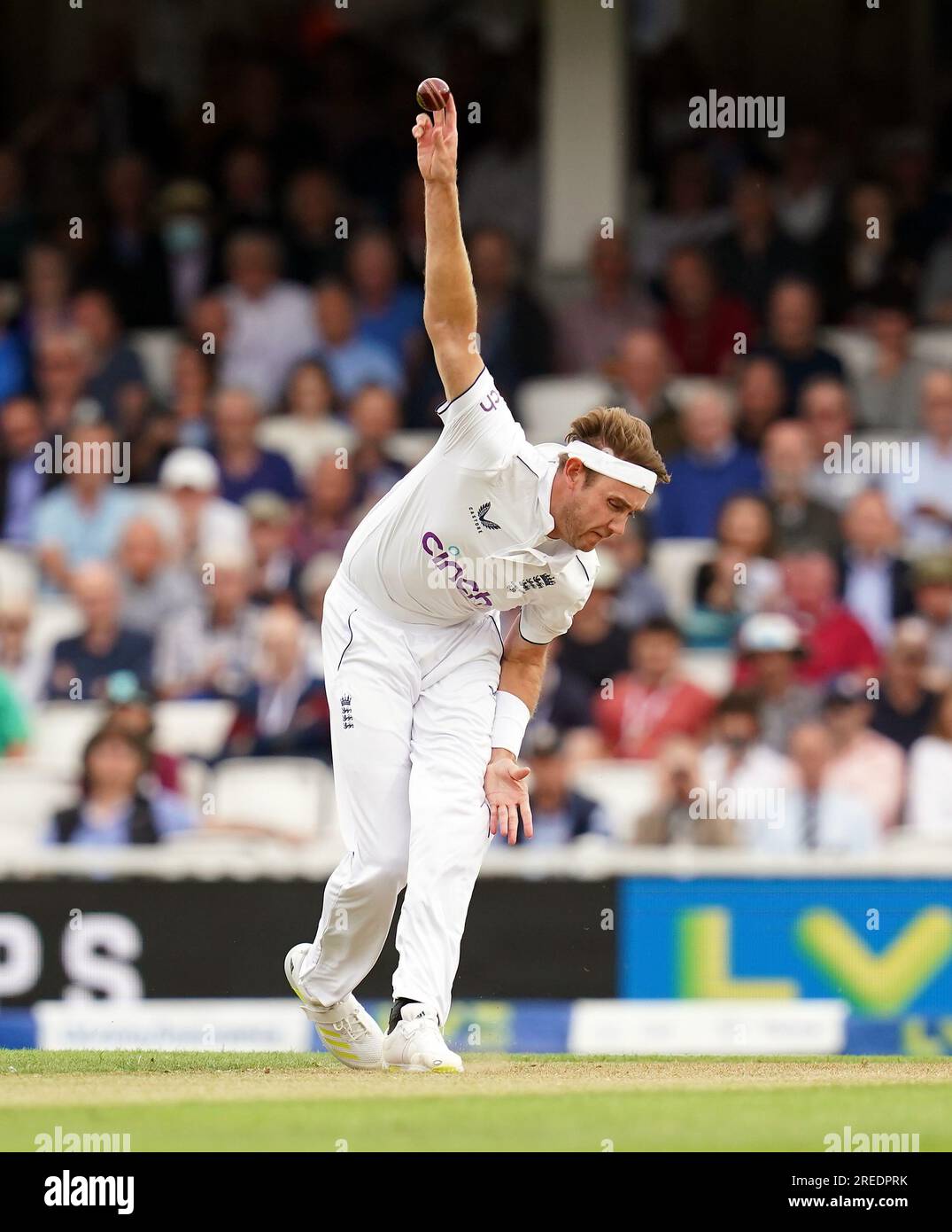 Englands Stuart Broad Bowling am ersten Tag eines der fünften ...
