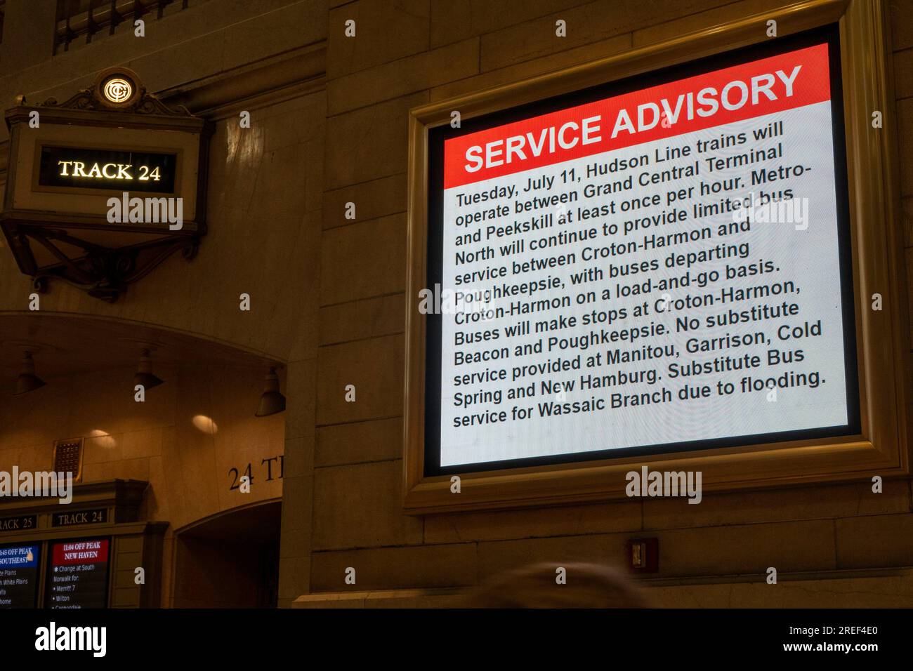 Metro-North Railroad Service Advisory Screen, Grand Central Terminal ...