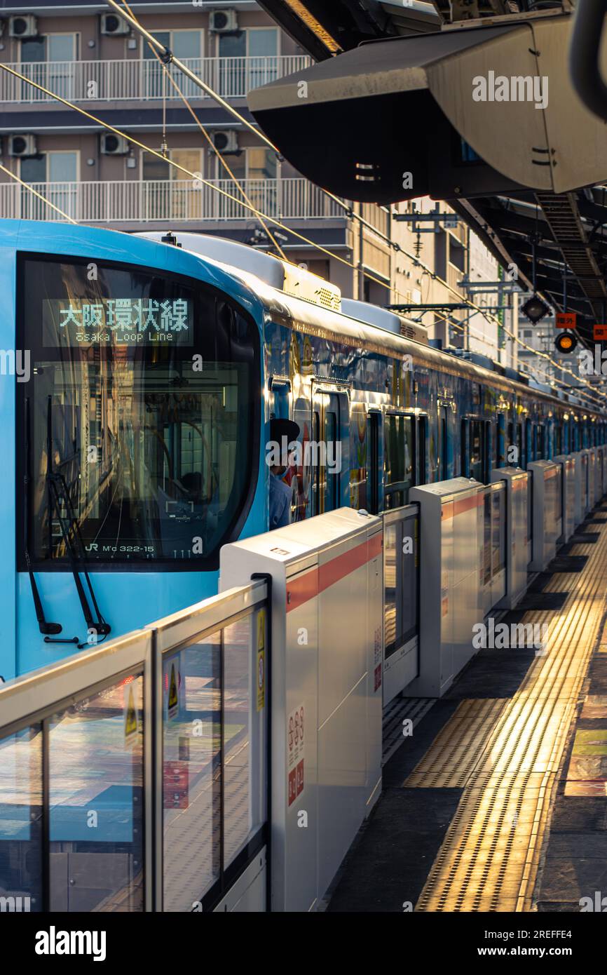 Jr osaka station -Fotos und -Bildmaterial in hoher Auflösung – Alamy