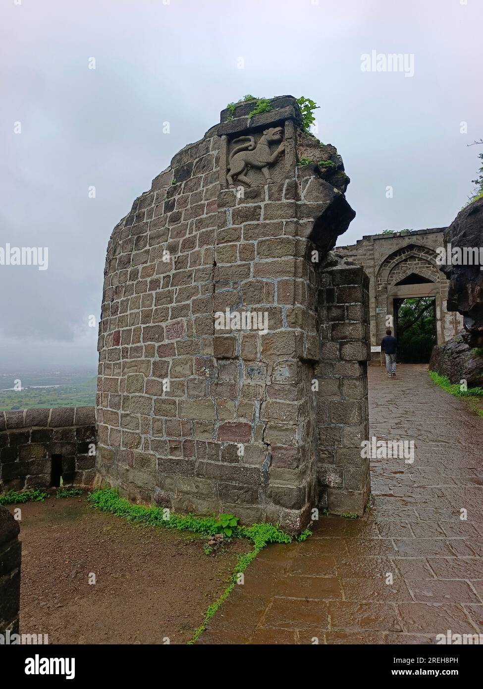 Shivneri Fort ist eine militärische Festung aus dem 17. Jahrhundert und ...