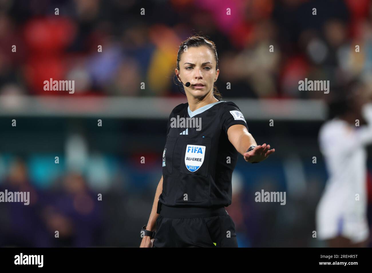 (230728) -- ADELAIDE, 28. Juli 2023 (Xinhua) -- Schiedsrichterin Marta ...