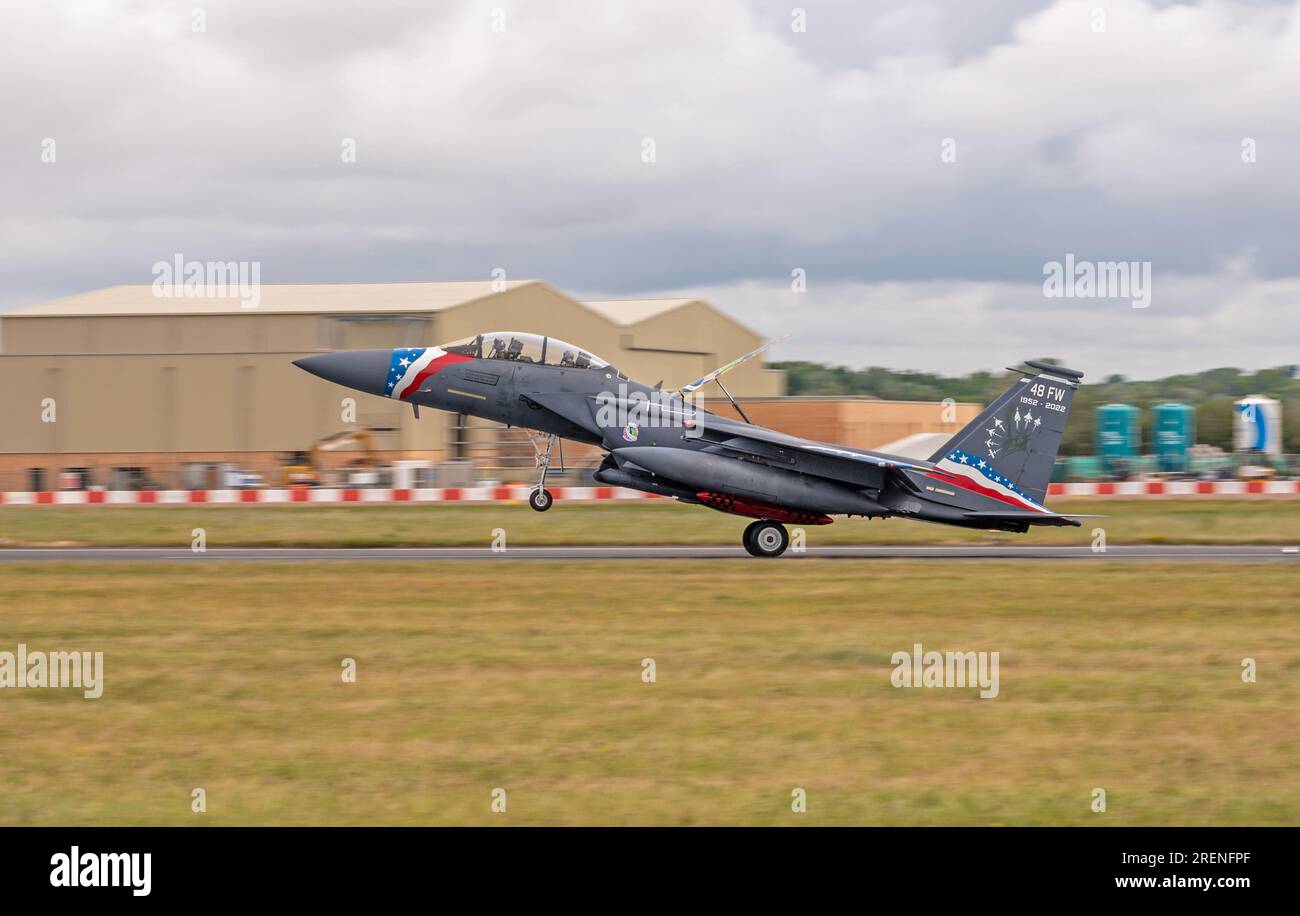 F-15E Strike Eagle von der RAF Lakenheath Ankunft am Royal International Air Tattoo 2023 ...