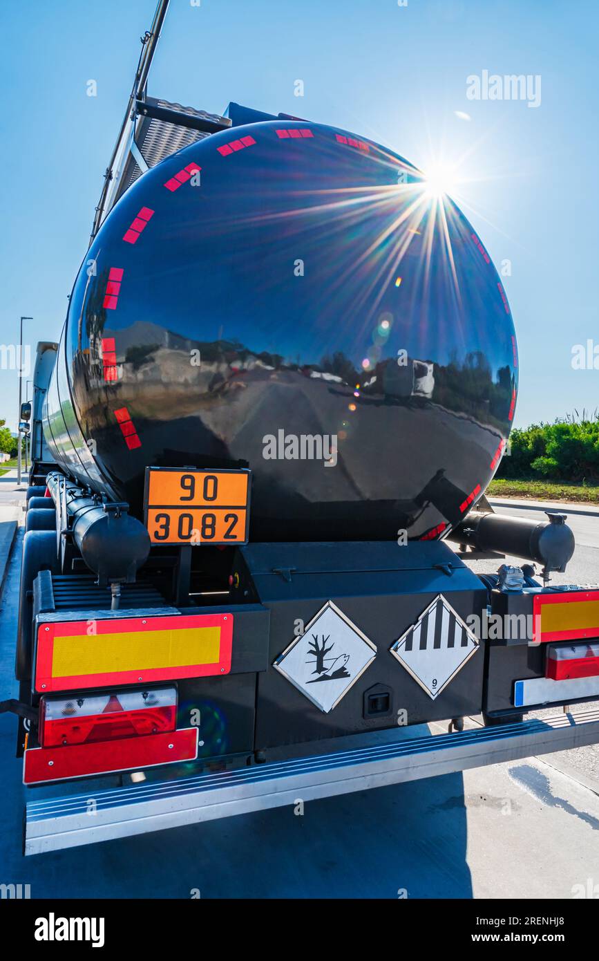 Transport gefährlicher güter -Fotos und -Bildmaterial in hoher Auflösung – Alamy