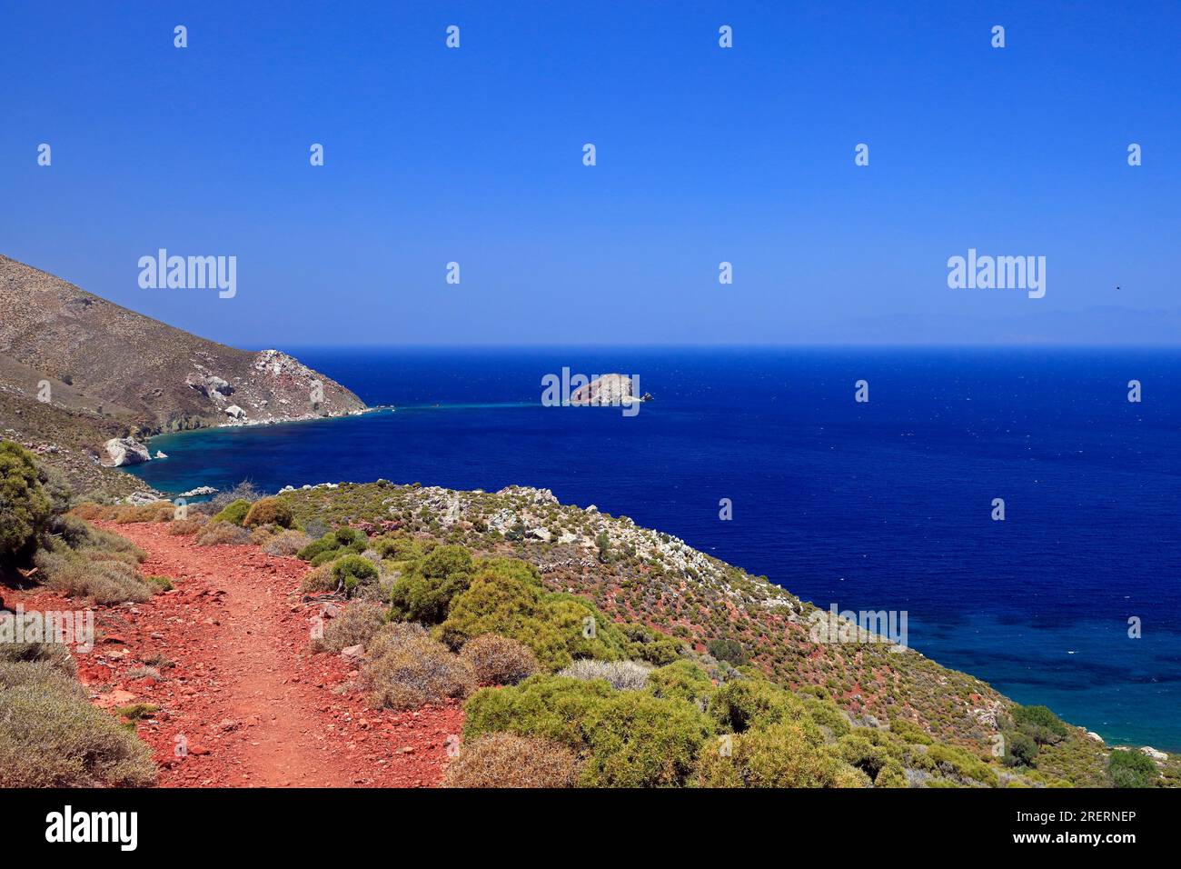Aussicht auf dem Weg von Livadia zum Strand von Lethra entlang des ...
