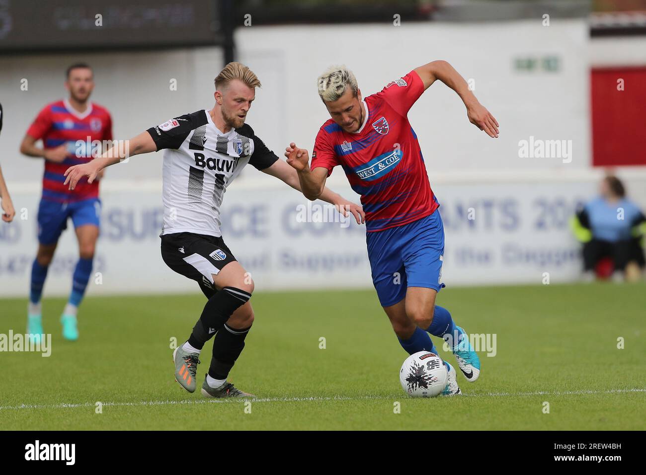 Frank Vincent von Dagenham und Redbridge und Max Clark von Gillingham ...