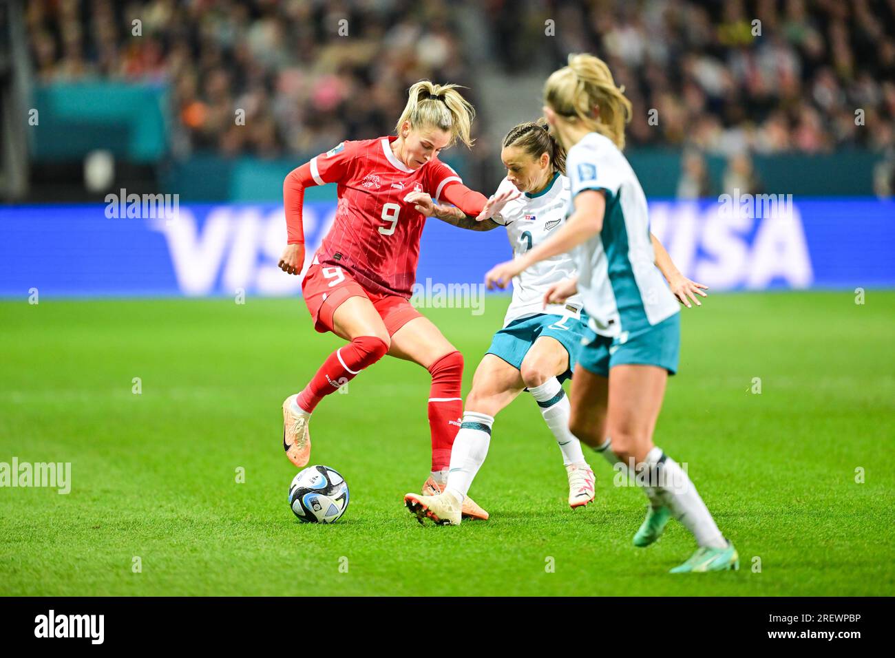 Dunedin, Neuseeland. 30. Juli 2023. Ana Maria Crnogorcevic (L) aus der ...
