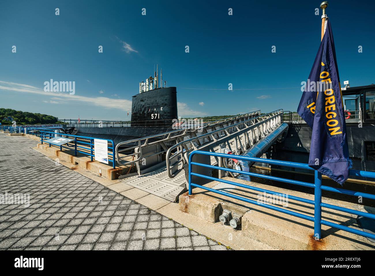 Uss nautilus ssn 571 -Fotos und -Bildmaterial in hoher Auflösung – Alamy
