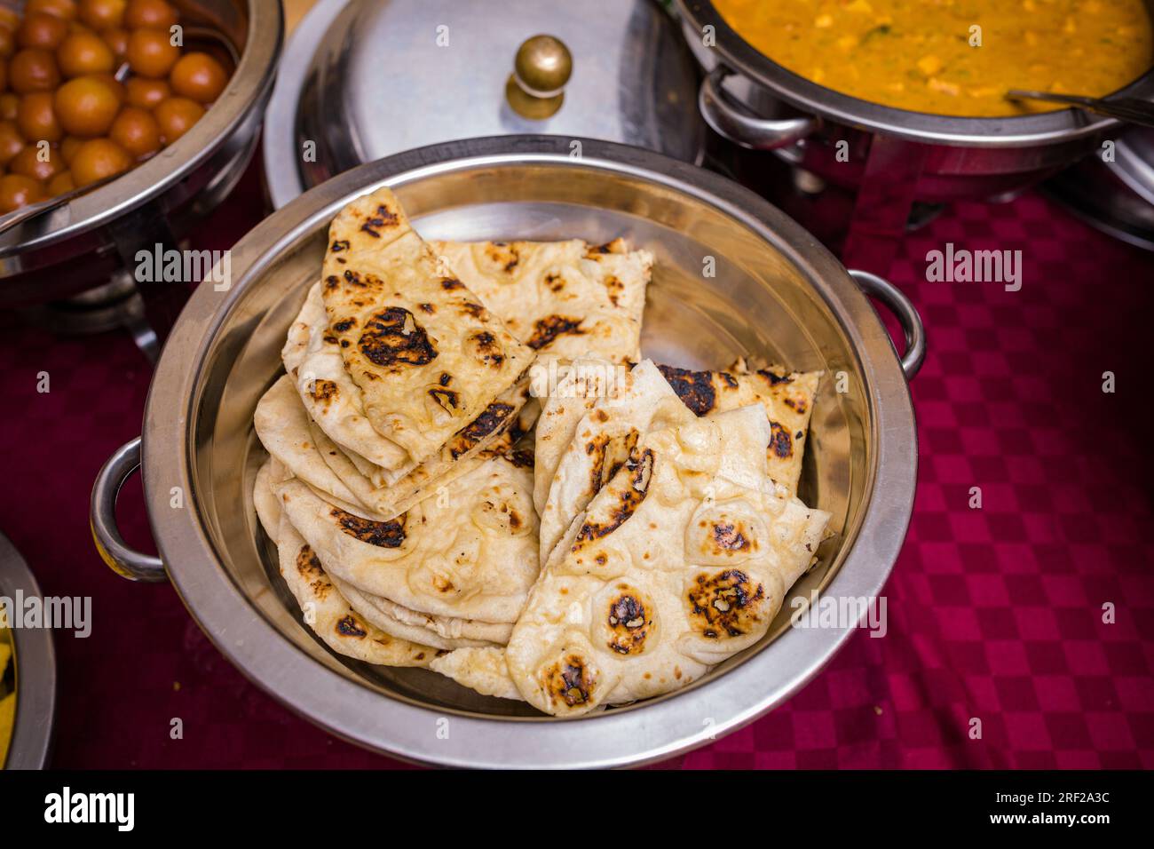 Hindu essen -Fotos und -Bildmaterial in hoher Auflösung – Alamy