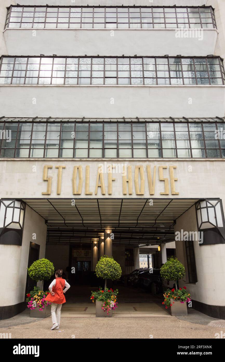 Eingang zu den markanten Art Deco St Olaf House, London Bridge Hospital ...