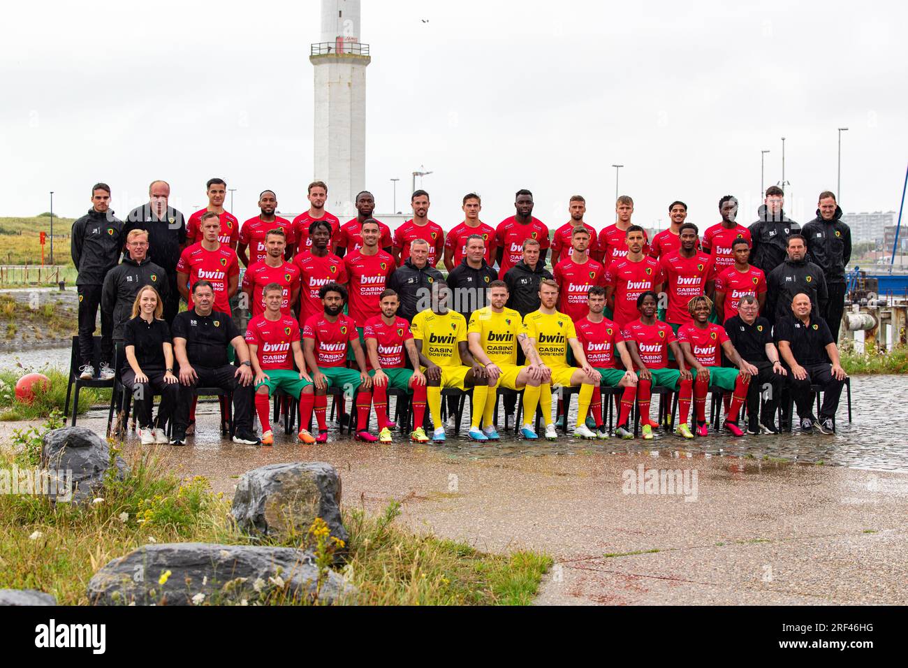 Up (L-R), Oostende's Jarne Kesteloot, Oostende's Johan Hoste, Oostende ...