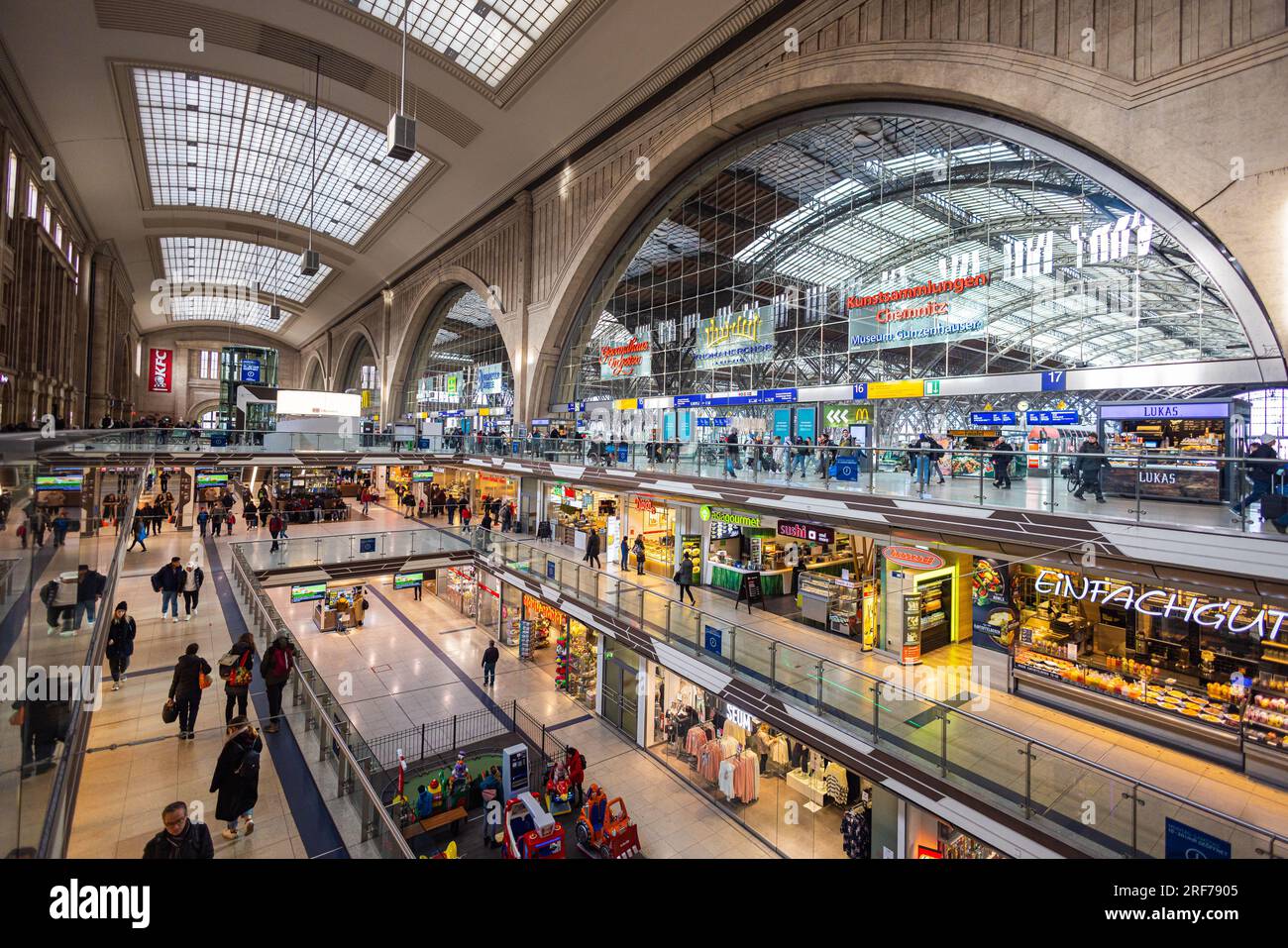 Leipzig, Deutschland - 20. Februar 2023: Leipziger Hauptbahnhof ...