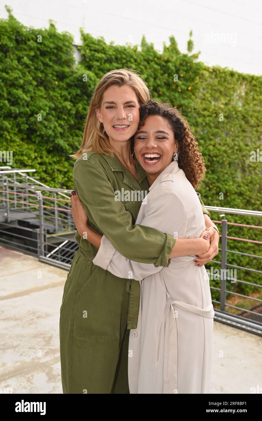 31. Juli 2023, Nordrhein-Westfalen, Köln: Schauspieler Bettine ...