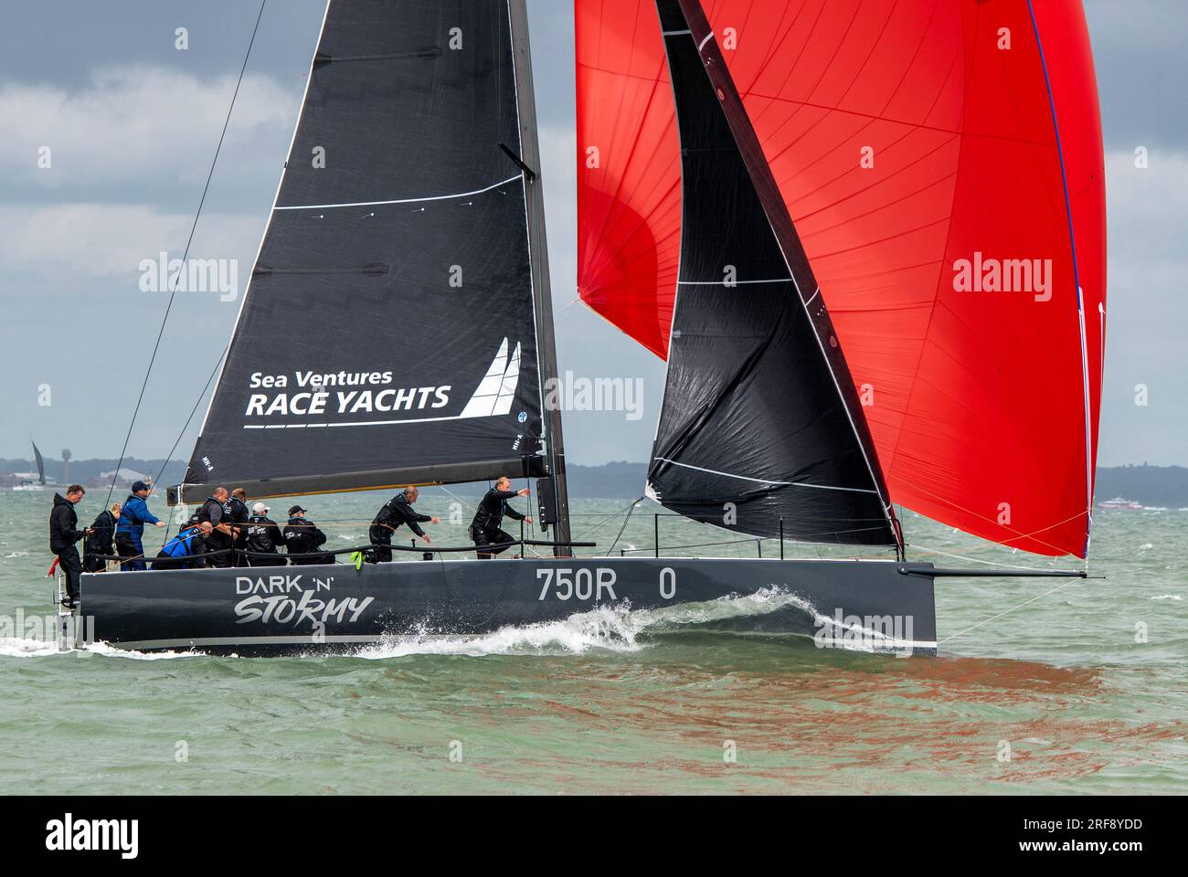 Regnende boote -Fotos und -Bildmaterial in hoher Auflösung – Alamy