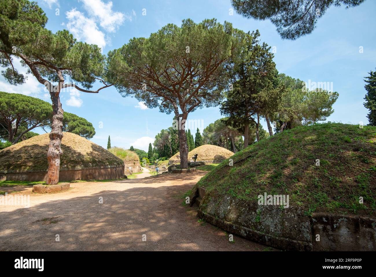 Necropolis tomb -Fotos und -Bildmaterial in hoher Auflösung – Alamy