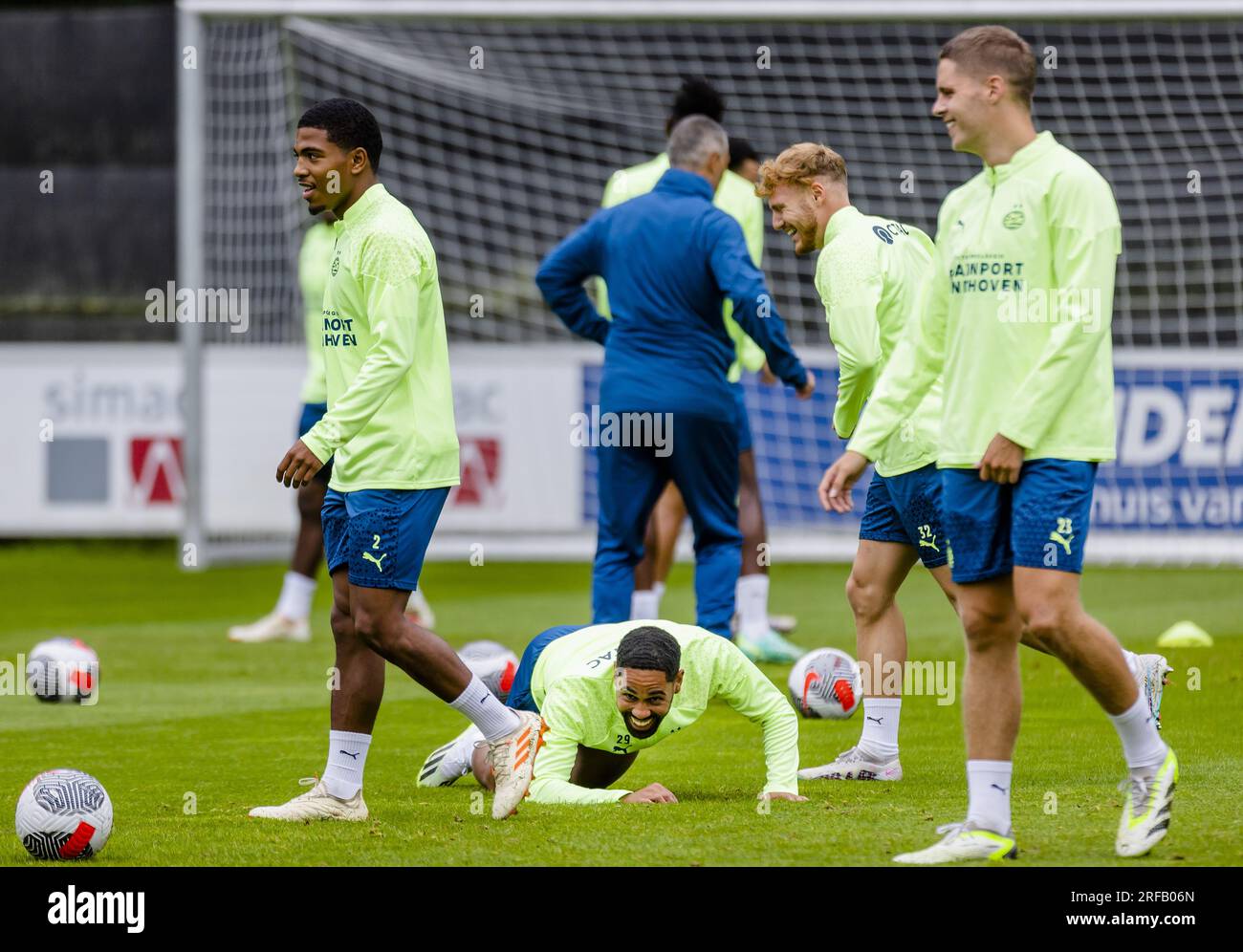 EINDHOVEN - (LR) Shurandy Sambo, Phillipp Mwene, Yorbe Vertessen und ... EINDHOVEN - (LR) Shurandy Sambo, Phillipp Mwene, Yorbe Vertessen und ...