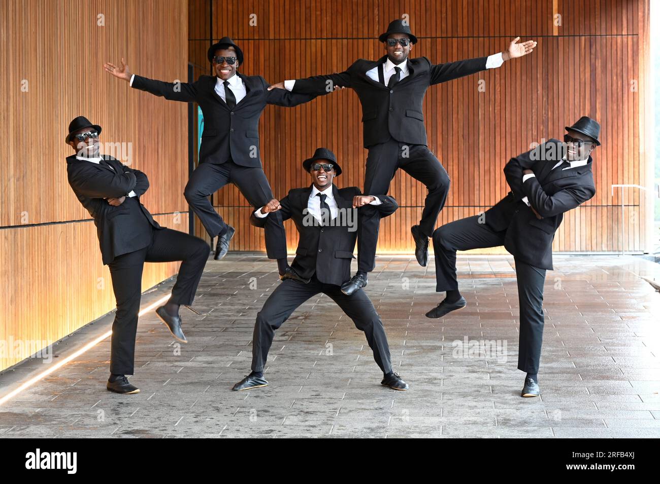 Limbo dance uk -Fotos und -Bildmaterial in hoher Auflösung – Alamy