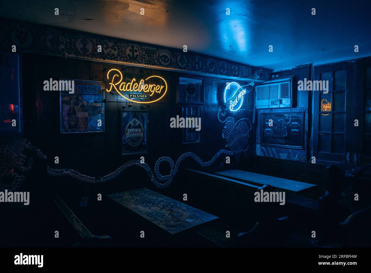 Peculier pub -Fotos und -Bildmaterial in hoher Auflösung – Alamy