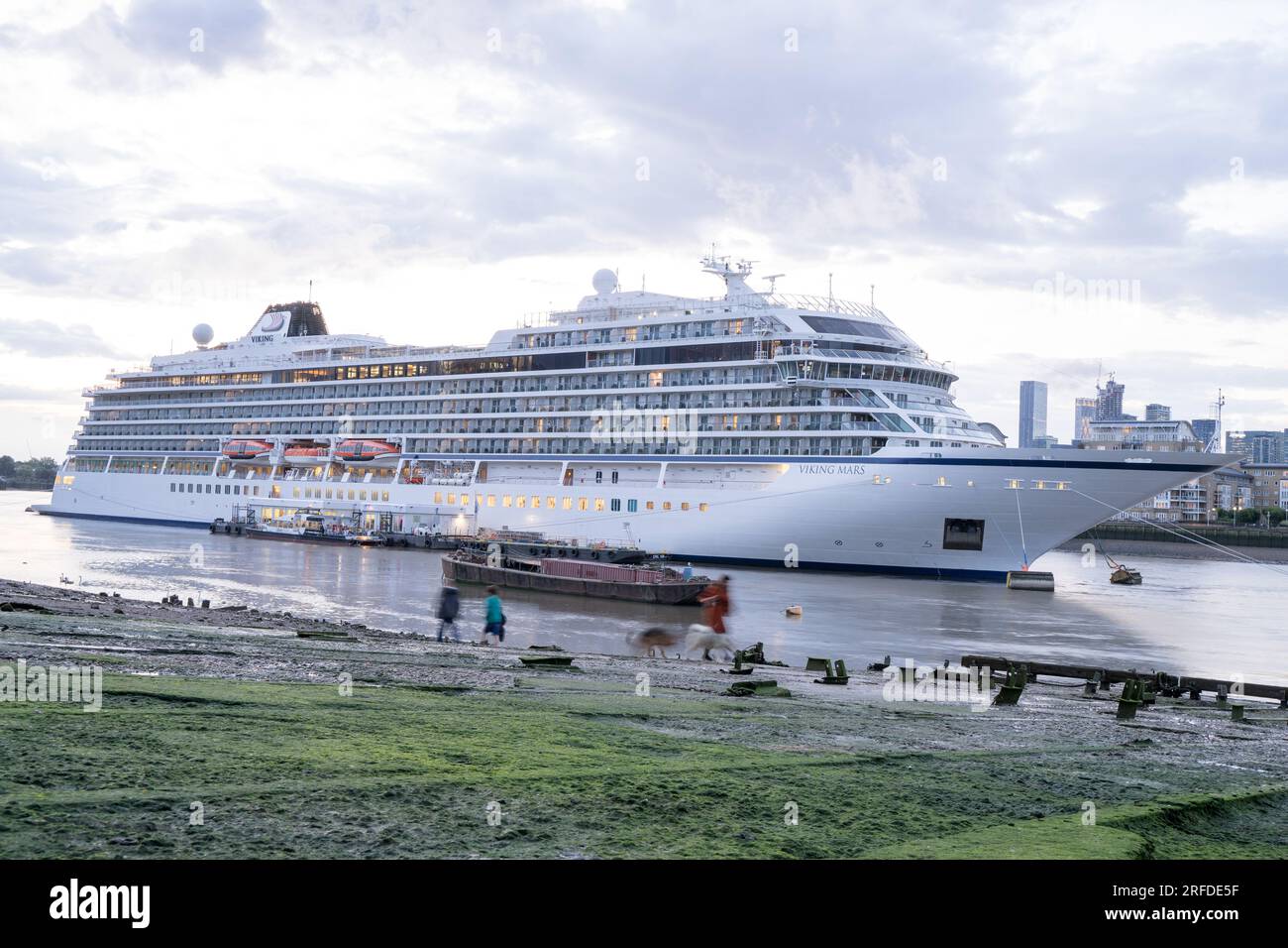 Wikinger marsschiff -Fotos und -Bildmaterial in hoher Auflösung – Alamy
