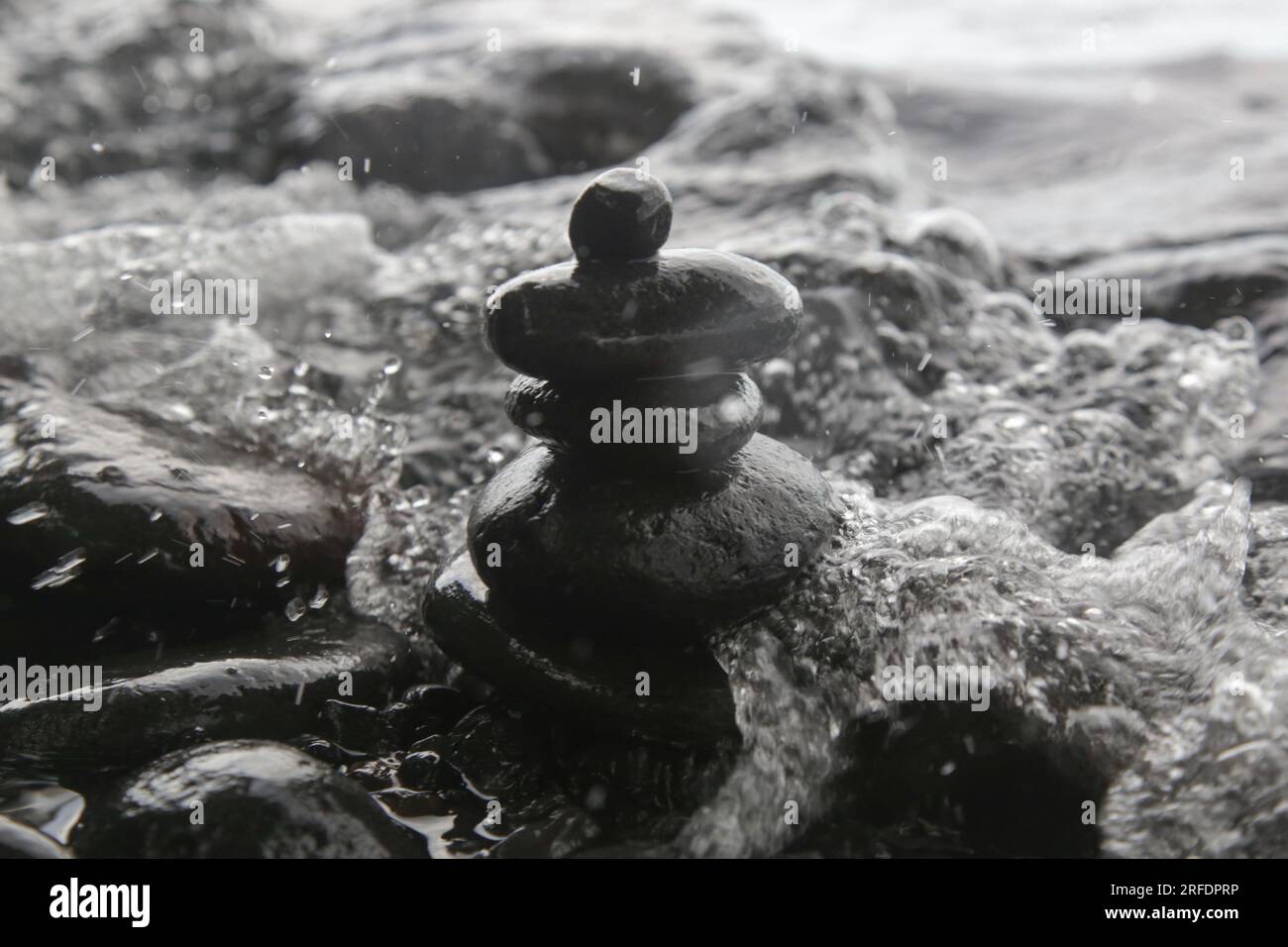 Meditation stones -Fotos und -Bildmaterial in hoher Auflösung – Alamy