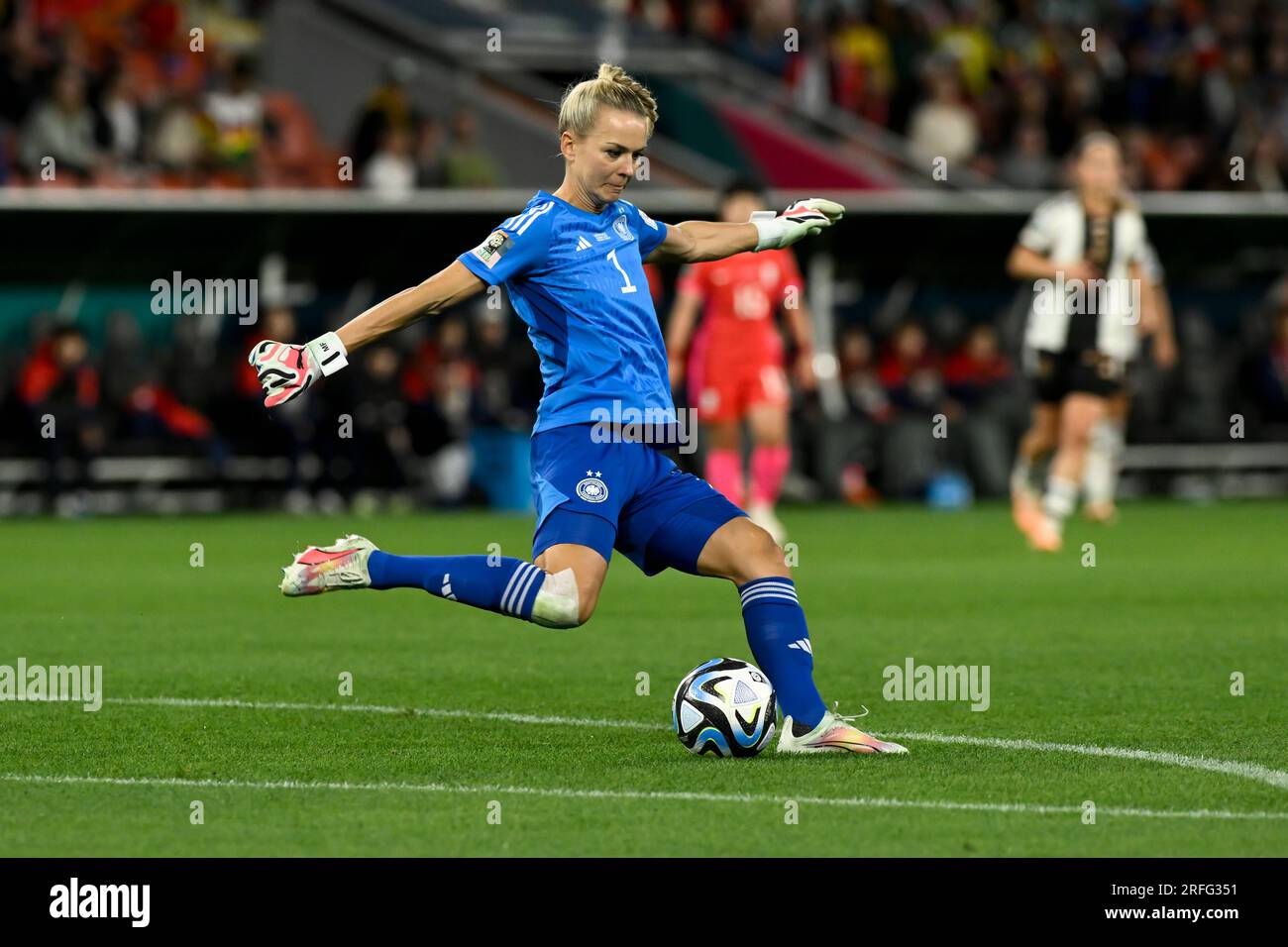Merle frohms fussball -Fotos und -Bildmaterial in hoher Auflösung – Alamy