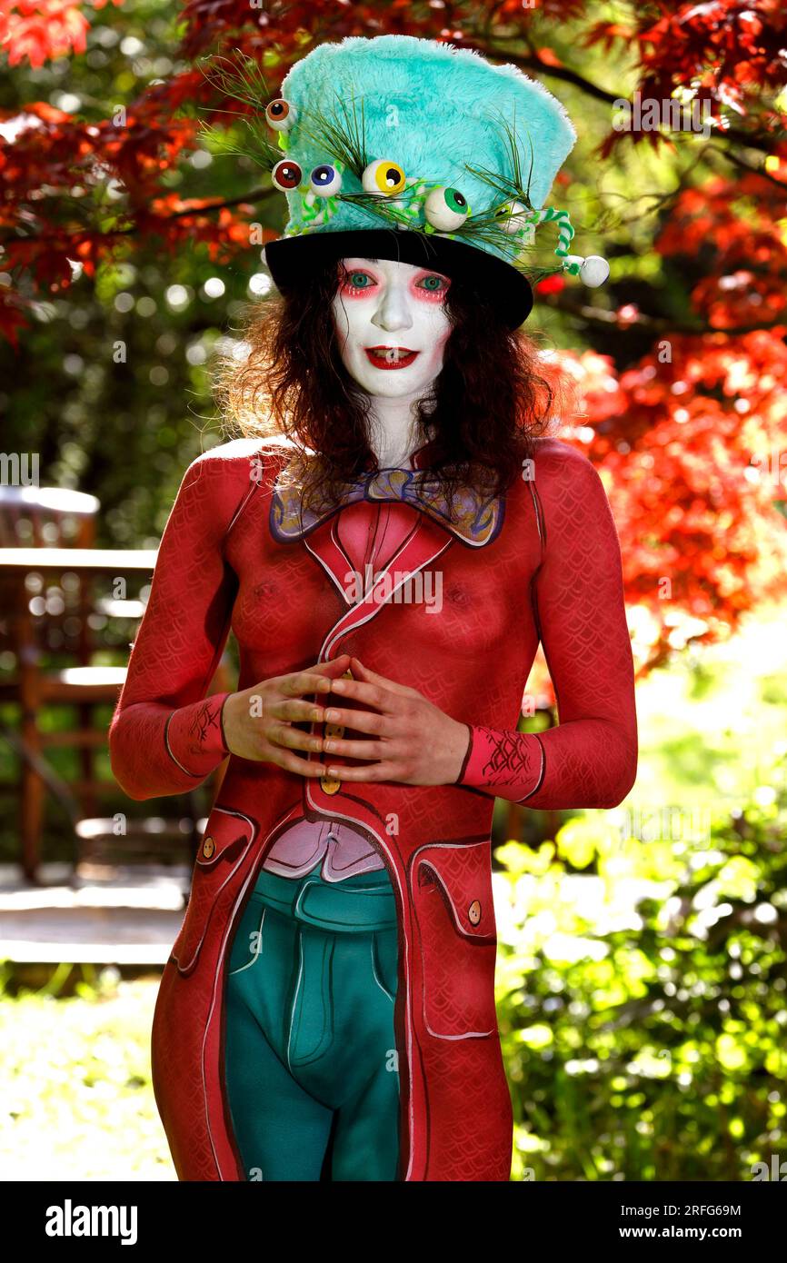 GEEK ART - Bodypainting and Transformaking: Alice im Wunderland ...