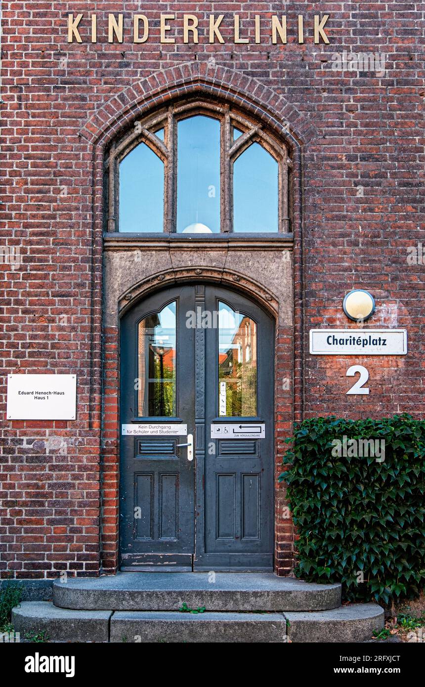 Kinderklinik am Eduard Henoch-Haus 1 auf dem Charite Hospital Campus ...
