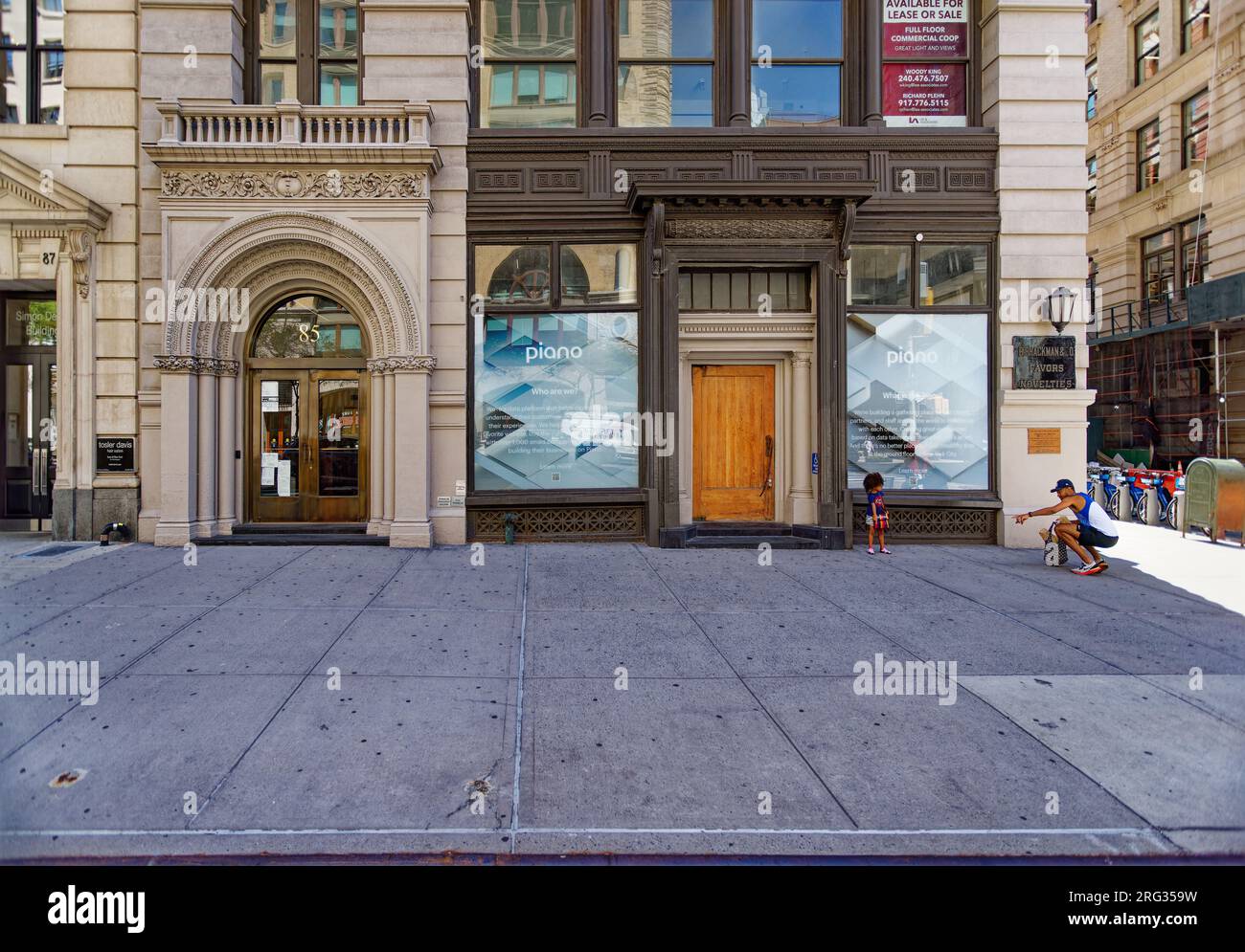 85 fifth avenue -Fotos und -Bildmaterial in hoher Auflösung – Alamy