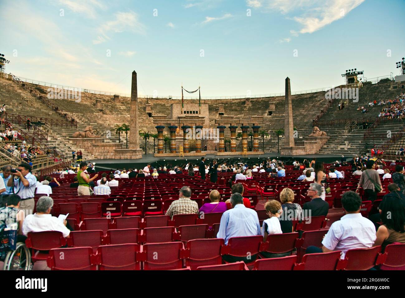 Seating arena verona -Fotos und -Bildmaterial in hoher Auflösung – Alamy